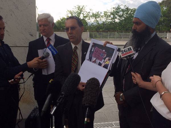 Katter calls for cut to mass migration - visas to be in line with job ...